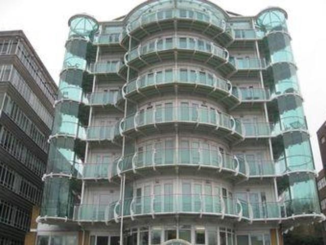 2 Bedrooms Flat for sale in Station Road, Barnet EN5