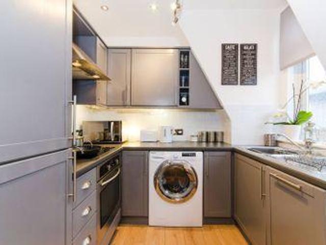 2 Bedrooms Flat for sale in Station Road, Harrow HA1
