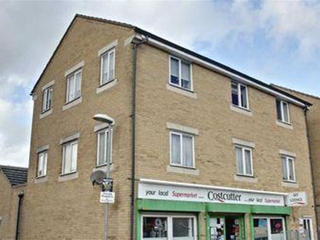 2 Bedrooms Flat for sale in Station Road, Kings Langley WD4