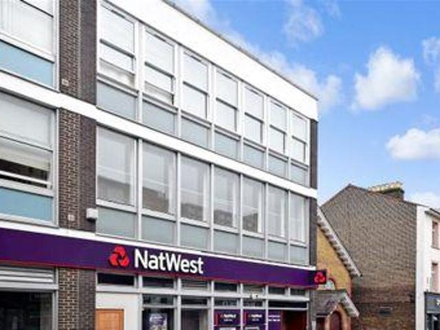 2 Bedrooms Flat for sale in Station Road, Redhill, Surrey RH1