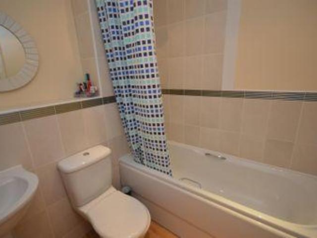 2 Bedrooms Flat for sale in Stavely Way, Gamston, Nottingham NG2
