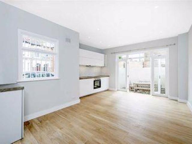 2 Bedrooms Flat for sale in Stephendale Road, Fulham, London SW6