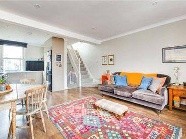 2 Bedrooms Flat for sale in Stephendale Road, Fulham, London SW6