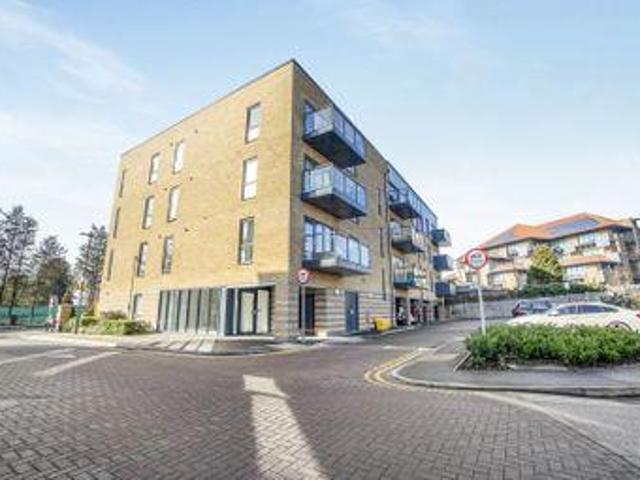 2 Bedrooms Flat for sale in Sterling Road, Bexleyheath DA7