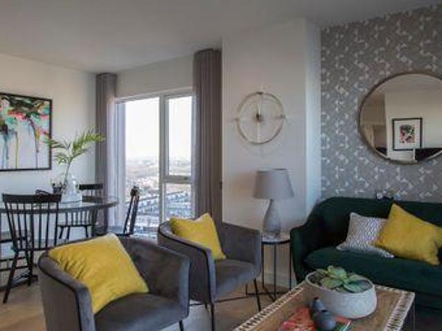 2 Bedrooms Flat for sale in Stewart Street, Tower Hamlets E14