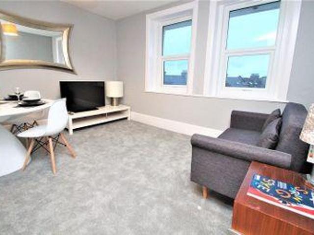 2 Bedrooms Flat for sale in Stockleigh Road, St. Leonards On Sea, East Sussex. TN38