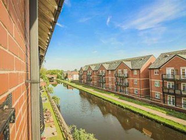 2 Bedrooms Flat for sale in Stott Wharf, Leigh, Lancashire WN7