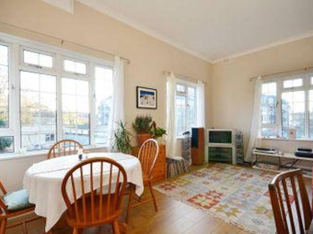 2 Bedrooms Flat for sale in Streatham High Road, Streatham Hill, London SW16
