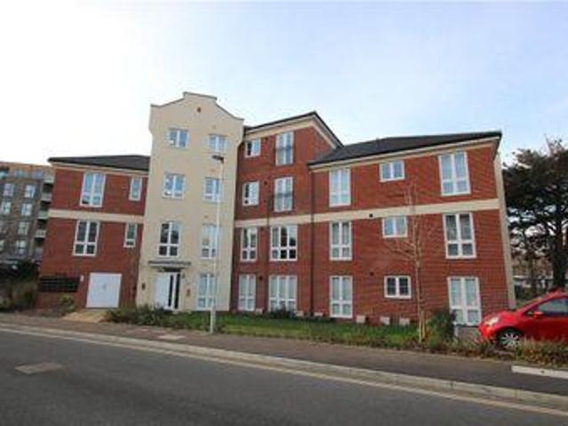 2 Bedrooms Flat for sale in Stroudley House, 2 Cambrian Way, Worthing BN13