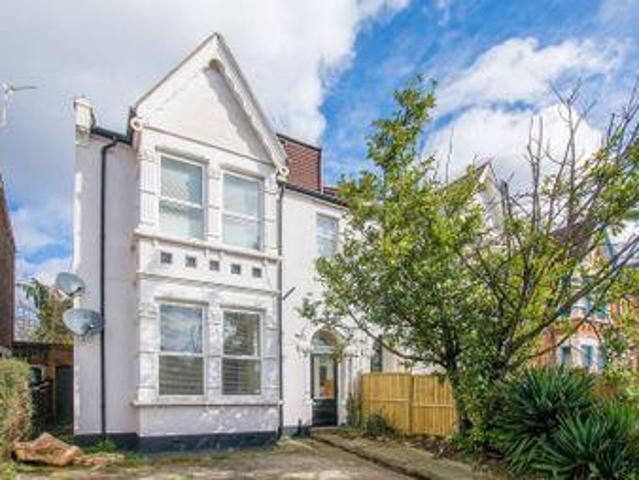 2 Bedrooms Flat for sale in Sutherland Avenue, Ealing W13