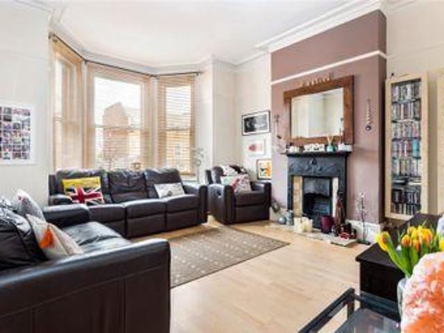 2 Bedrooms Flat for sale in Sutton Road, London N10