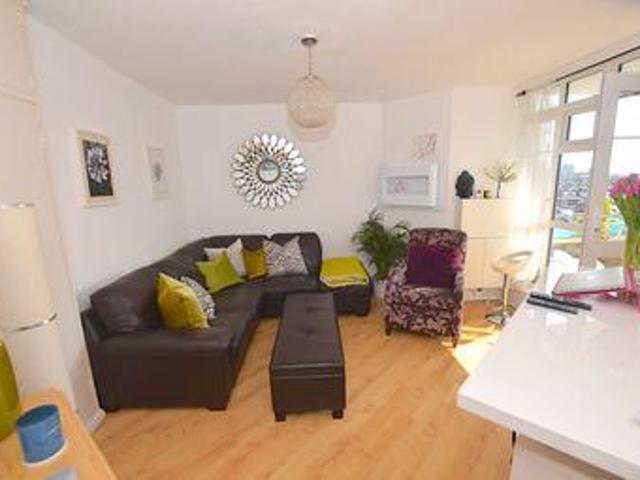 2 Bedrooms Flat for sale in Sulgrave Gardens, London W6