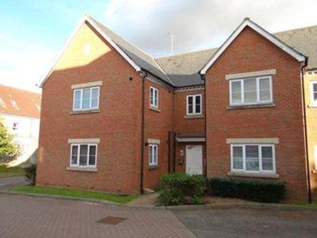 2 Bedrooms Flat for sale in Sullivan Close, Canterbury, Kent CT1