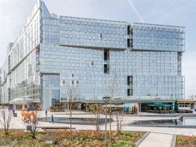2 Bedrooms Flat for sale in Switch House East, Battersea Power Station, Battersea, London SW8