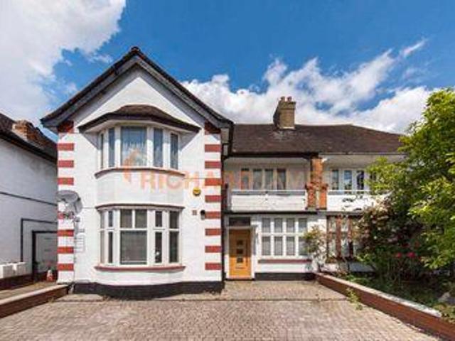 2 Bedrooms Flat for sale in Sylvan Avenue, London NW7