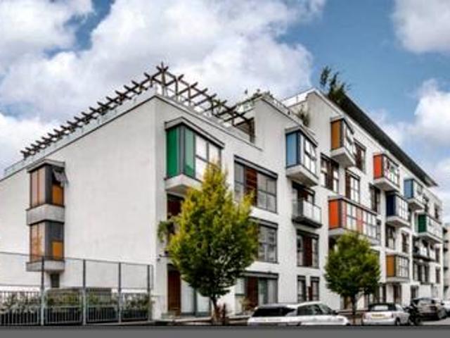 2 Bedrooms Flat for sale in Point Pleasant, London SW18