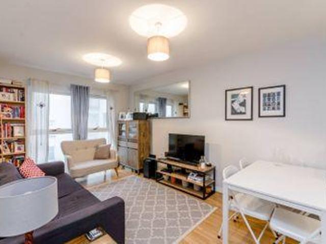2 Bedrooms Flat for sale in Point Pleasant, Wandsworth SW18