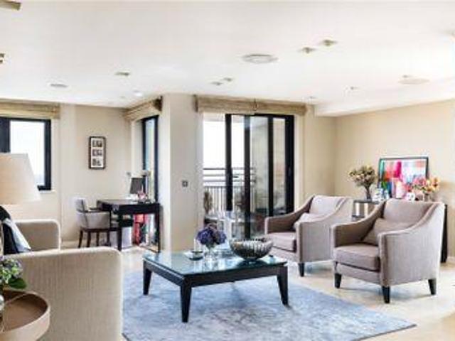 2 Bedrooms Flat for sale in Point West, Cromwell Road, London SW7