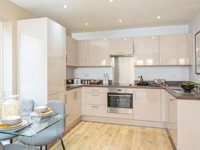 2 Bedrooms Flat for sale in ´´Pointelle House´´ at Hackbridge Road, Wallington SM6