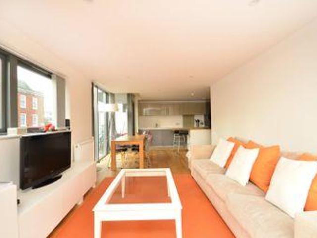 2 Bedrooms Flat for sale in Packington Street, Islington N1