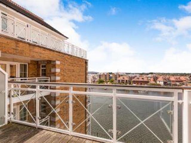 2 Bedrooms Flat for sale in Pacific Heights North, Sovereign Harbour North, Eastbourne BN23