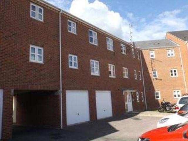 2 Bedrooms Flat for sale in Padbury Drive, Banbury, Oxfordshire OX16