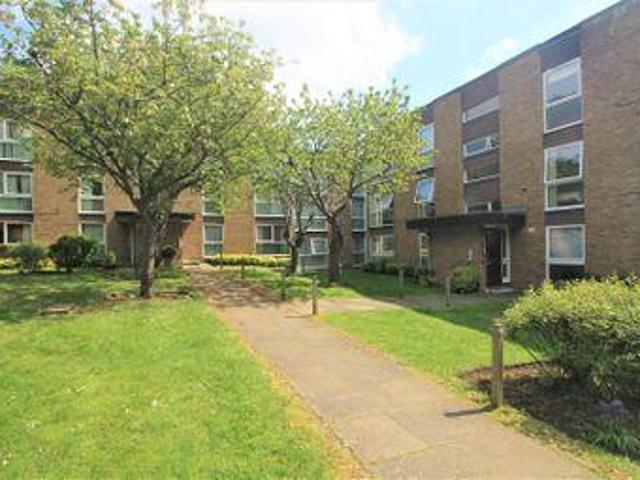 2 Bedrooms Flat for sale in Page Street, London NW7