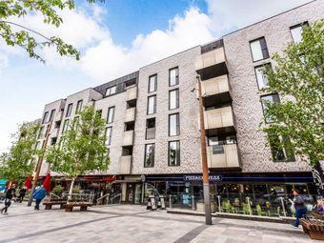2 Bedrooms Flat for sale in Palace Parade, High Street, London E17