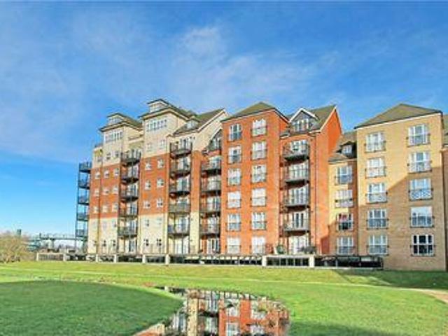 2 Bedrooms Flat for sale in Palgrave Road, Bedford MK42