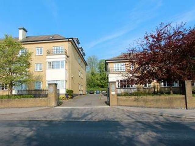 2 Bedrooms Flat for sale in Pampisford Road, Purley CR8