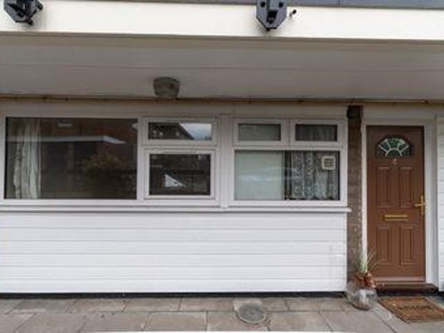 2 Bedrooms Flat for sale in Parchmore Road, Thornton Heath CR7