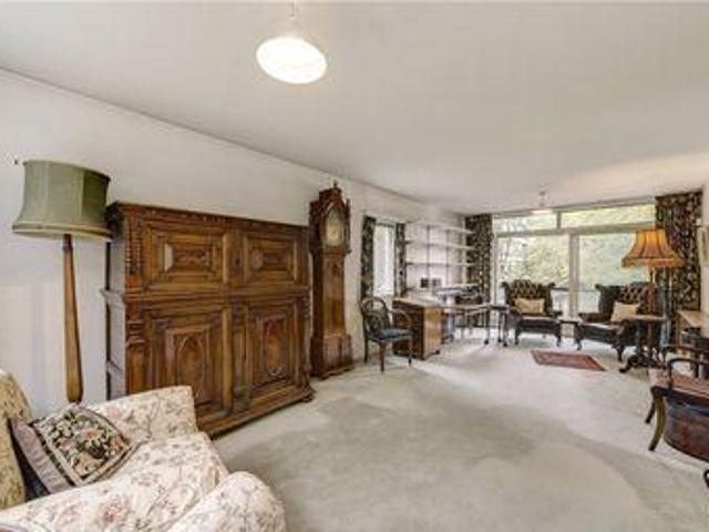 2 Bedrooms Flat for sale in Park Close, Ilchester Place, London W14
