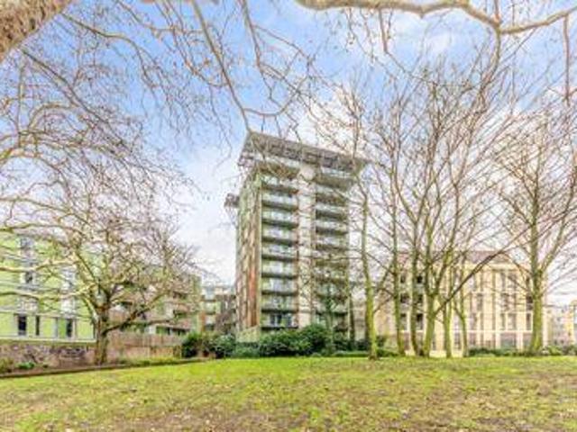 2 Bedrooms Flat for sale in Park Heights Court, Limehouse E14