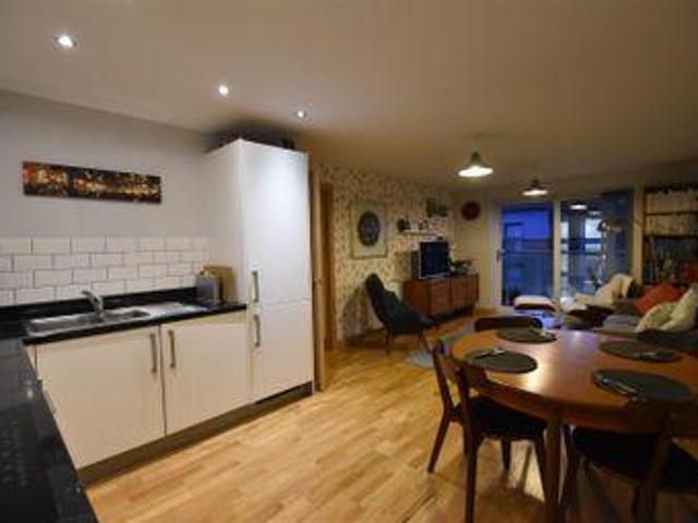 2 Bedrooms Flat for sale in Park Lodge Avenue, West Drayton UB7