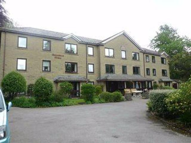 2 Bedrooms Flat for sale in Park Road, Buxton, Derbyshire SK17