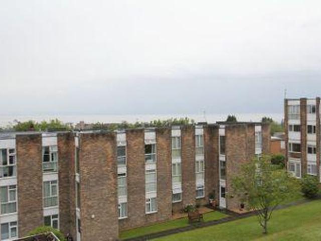 2 Bedrooms Flat for sale in Park Road, Barry CF62