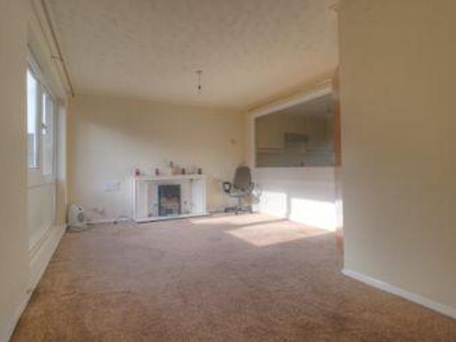 2 Bedrooms Flat for sale in Park Road, Eccleshill, Bradford BD10