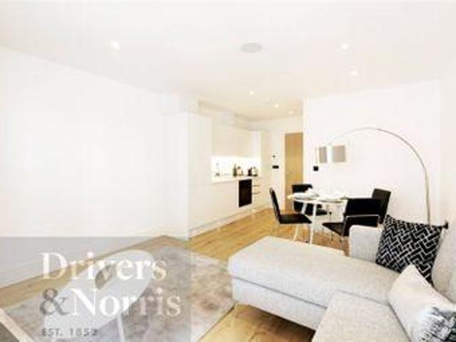 2 Bedrooms Flat for sale in Parkhurst Road, Islington, London N7