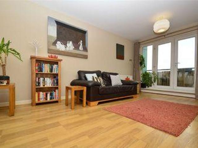 2 Bedrooms Flat for sale in Parkhouse Court, Hatfield, Hertfordshire AL10