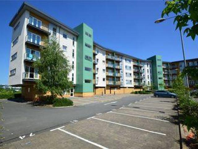 2 Bedrooms Flat for sale in Parkhouse Court, Hatfield, Hertfordshire AL10