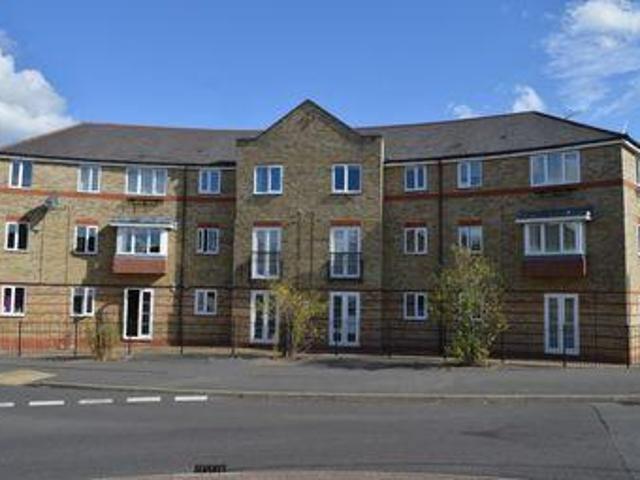 2 Bedrooms Flat for sale in Parkinson Drive, Chelmsford CM1