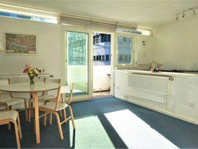 2 Bedrooms Flat for sale in Petticoat Square, London E1