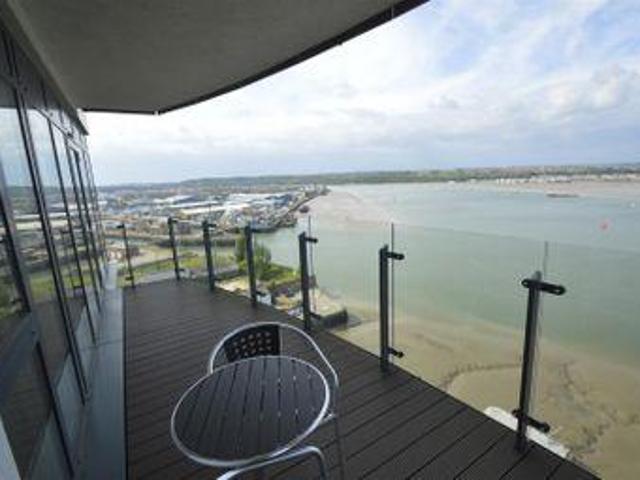 2 Bedrooms Flat for sale in Pegasus Way, Gillingham ME7