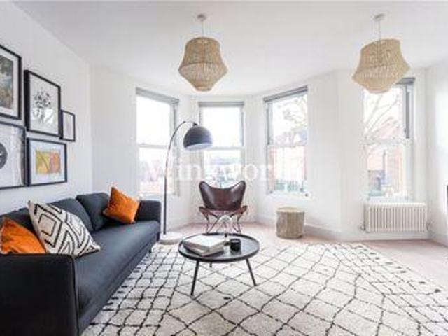 2 Bedrooms Flat for sale in Pemberton Road, Harrin, London N4