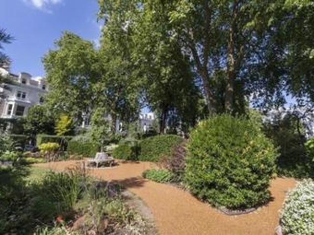 2 Bedrooms Flat for sale in Pembridge Square, London W2