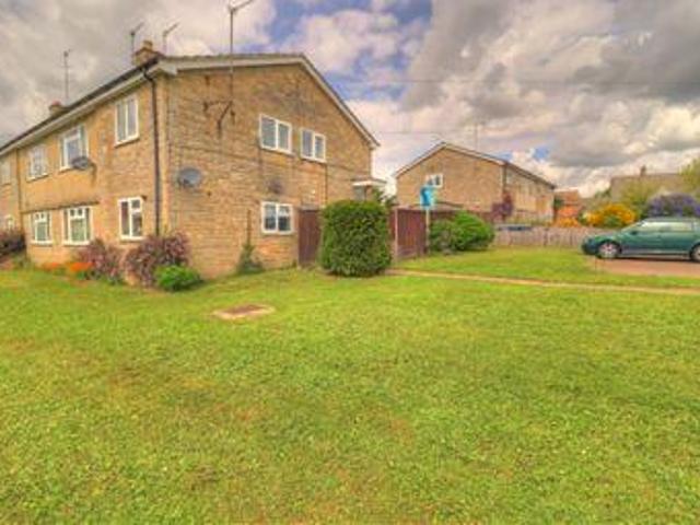 2 Bedrooms Flat for sale in Pemscott Close, Alvescot, Bampton OX18