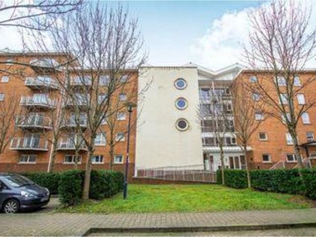 2 Bedrooms Flat for sale in Penstone Court, Chandlery Way, Cardiff, Caerdydd CF10