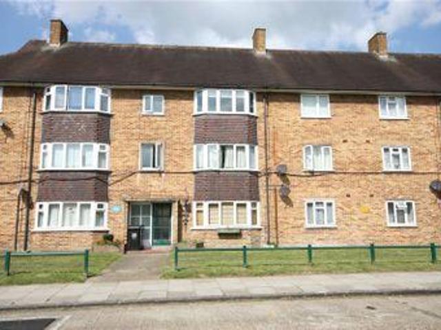 2 Bedrooms Flat for sale in Pentrich Avenue, Enfield EN1
