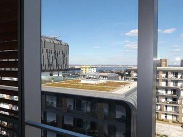 2 Bedrooms Flat for sale in Pepys Court, Woolwich SE18