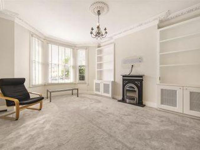 2 Bedrooms Flat for sale in Percy Road, London W12